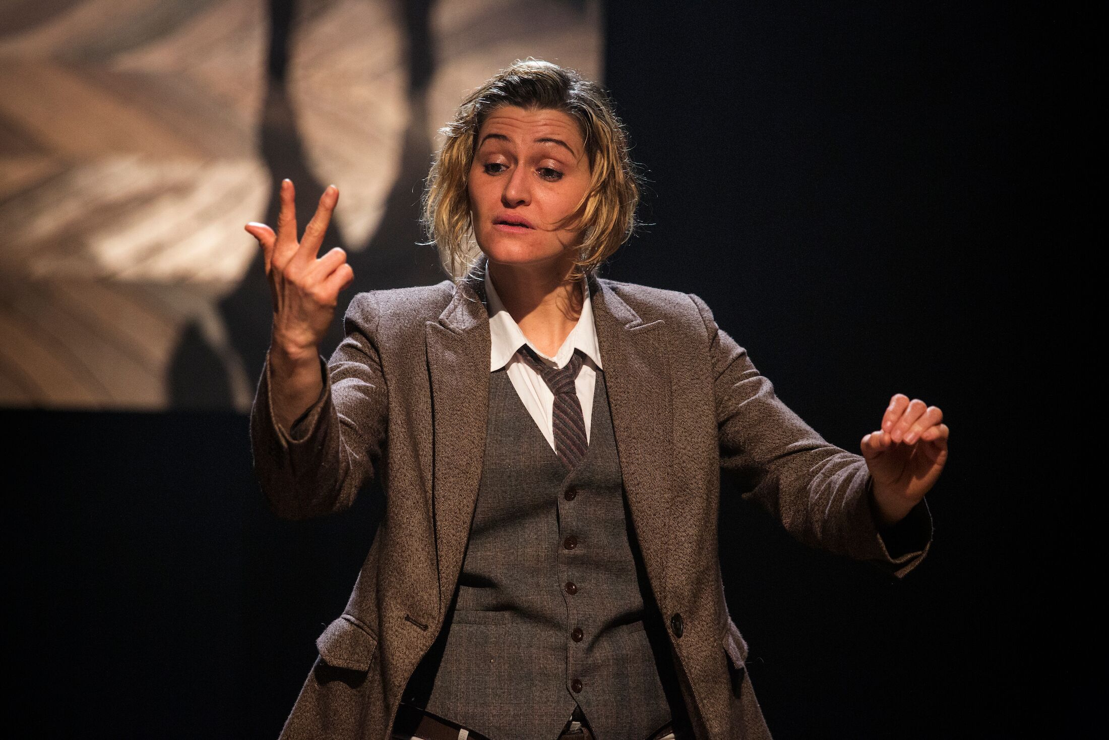 Actress brings Shakespeare to the deaf through sign language ...